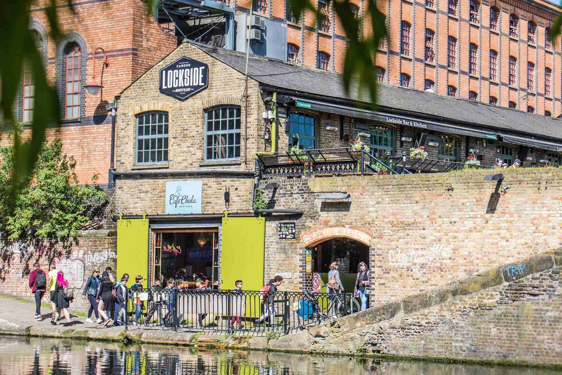 The Best Pubs of London for Lesbian Dates