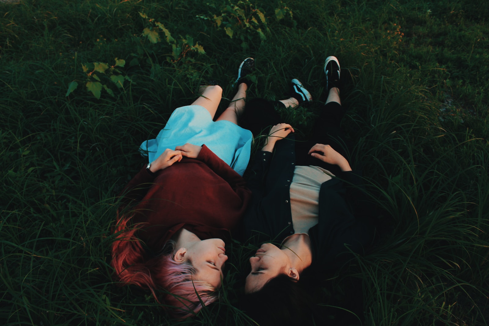 Nonchalant Magazine - Lesbian and Queer Pop Culture.